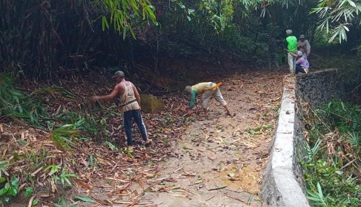 Warga Buniin Jaya Bersatu Lewat PKTD: Jalan Tani Kini Bersih dan Asri ...