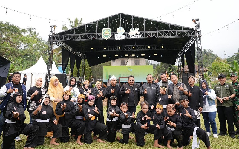 Tradisi Botram Warnai Festival Desa Wisata Cibeusi – Desa Nusantara