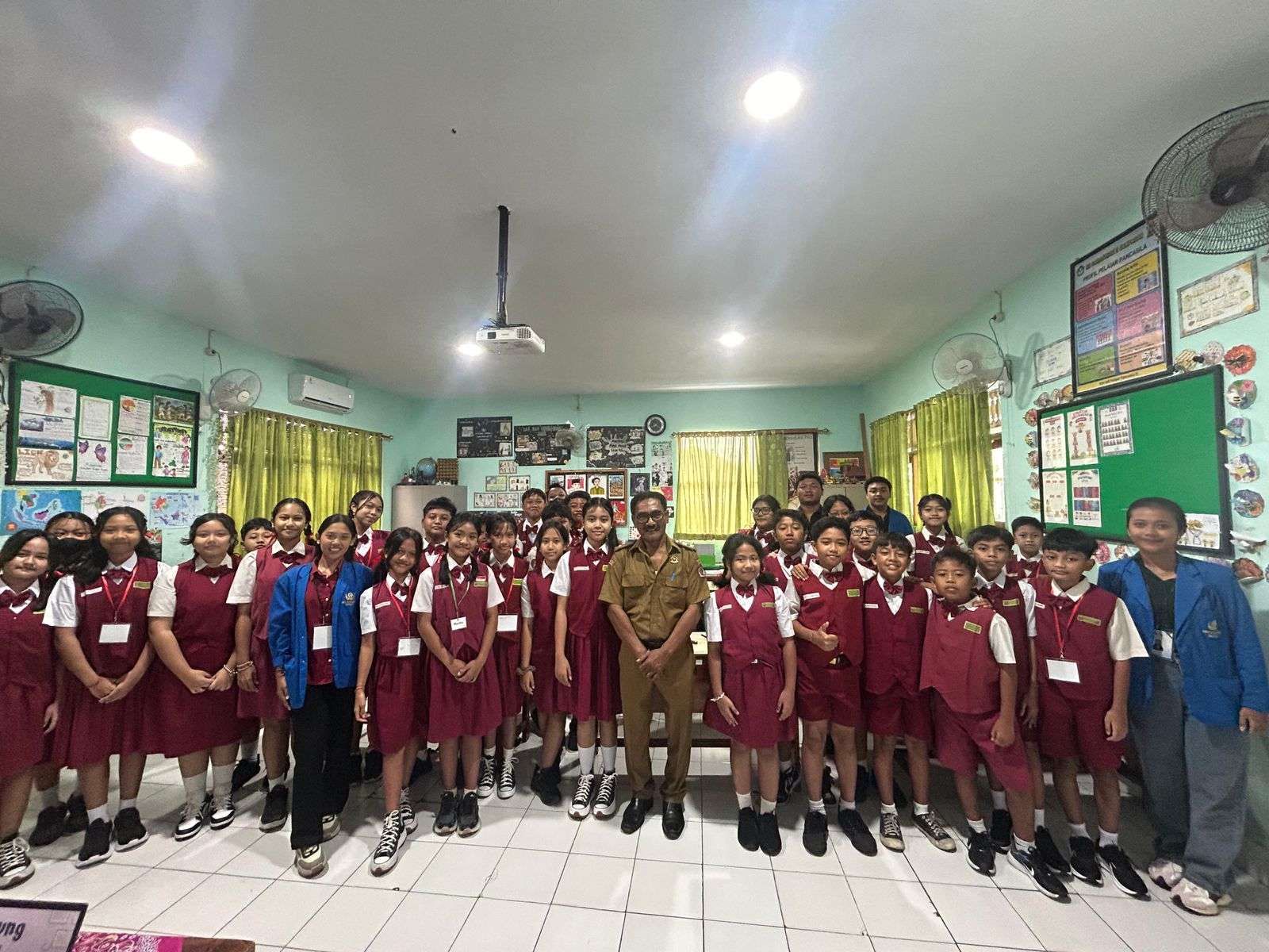 Edukasi Menabung Bentuk Karakter Mandiri Siswa di Desa Sumerta Kelod ...