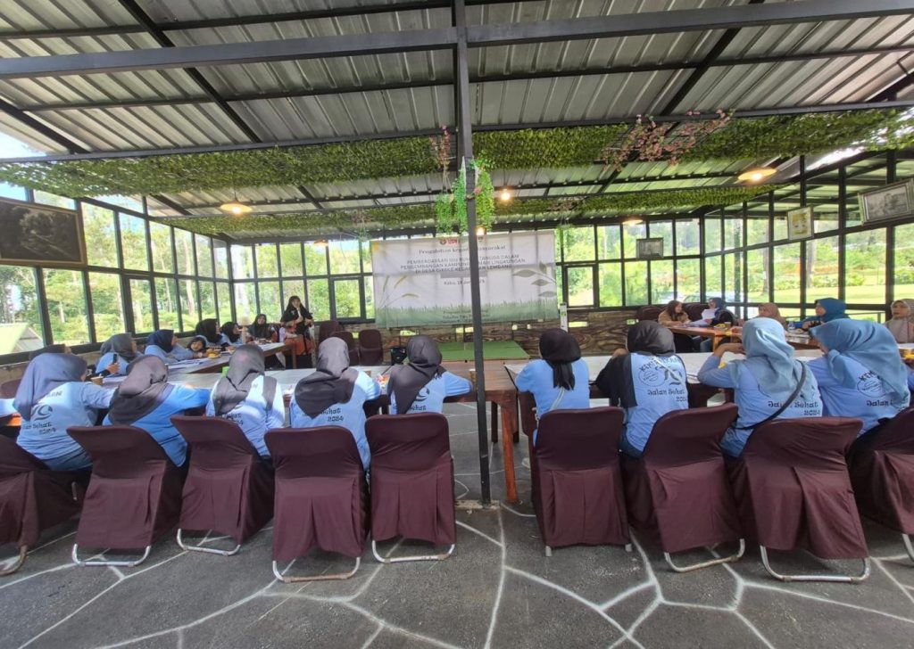 Desa Cikole Gerakkan Ibu Rumah Tangga Wujudkan Kampung Ramah Lingkungan ...