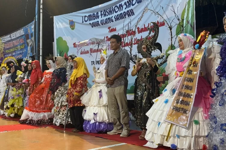 Busana Daur Ulang, Pesan Lingkungan dari Panggung Desa – Desa Nusantara