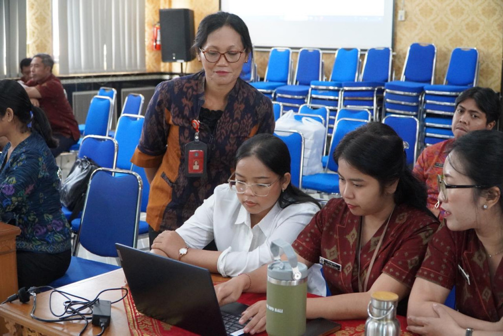 Desa Dalung Terapkan TTE dan e-Surat untuk Perkuat Administrasi Digital ...