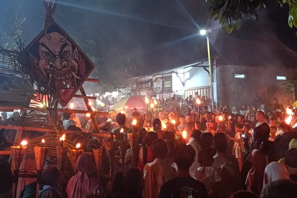 Desa Soneyan Lestarikan Lamporan, Ritual Bersih Desa dan Ruwatan Ternak ...